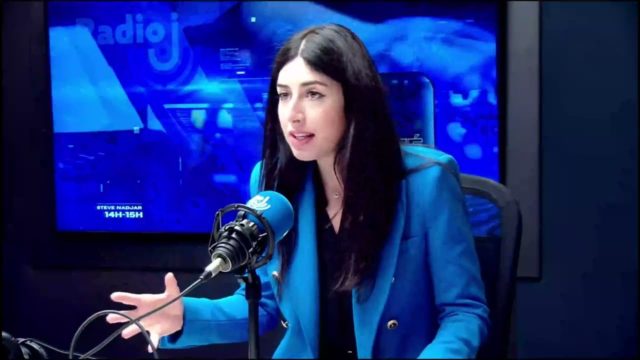 Il faut "associer les citoyens et dépoussiérer les institutions ...